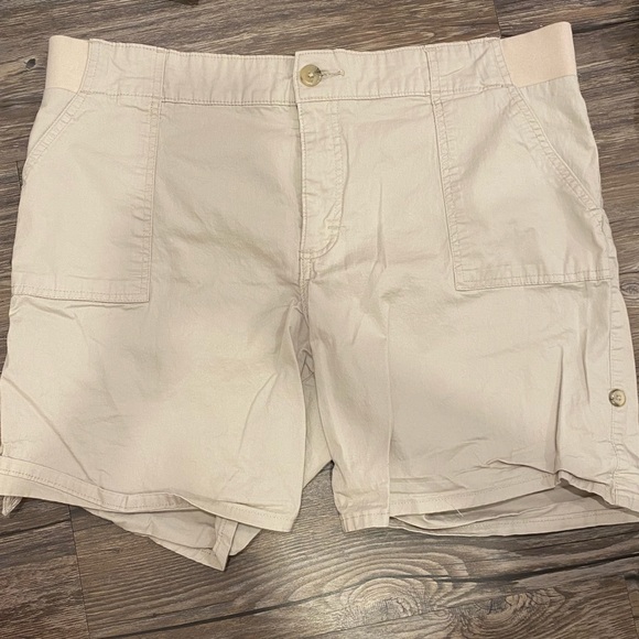 Riders by Lee | Shorts | Womens Light Cream Color Shorts | Poshmark